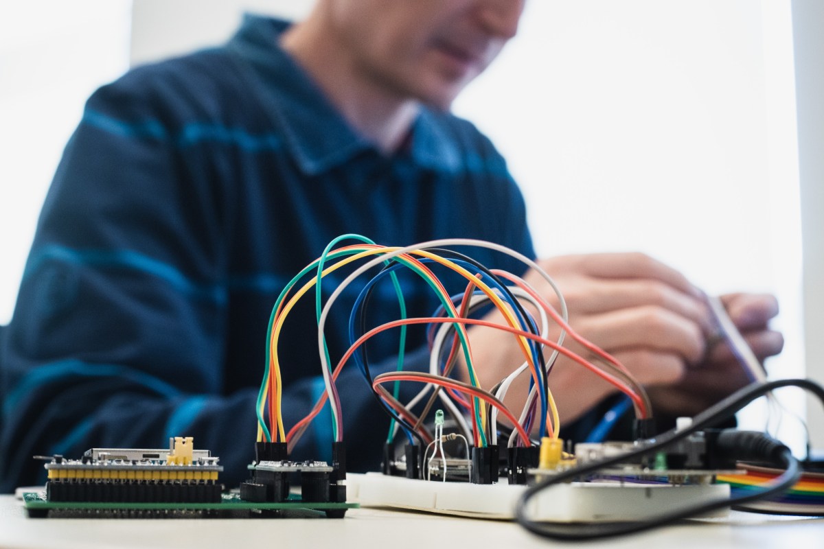 Reverse Engineering & Hacking Hardware Training at Hacktivity2019 ...